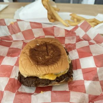 7TH STREET BURGER - Updated July 2024 - 67 Photos & 34 Reviews - 177 ...