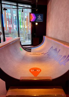 PUTTSHACK BOSTON - 48 Photos & 17 Reviews - 58 Pier 4 Blvd, Boston, MA ...