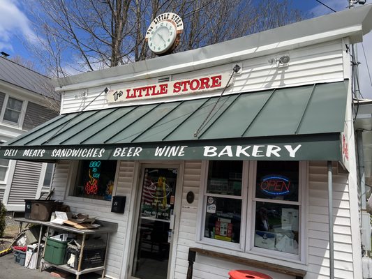 MARSH BROTHERS DELI - 44 Photos & 76 Reviews - 55 School St, Lebanon ...