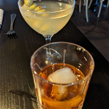 NAPOLESE PIZZERIA - Updated May 2025 - 242 Photos & 277 Reviews - 114 E ...