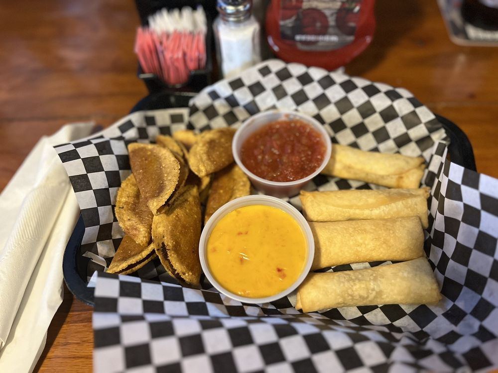 THUNDER ROADHOUSE CAFE - Updated December 2025 - 44 Photos & 28 Reviews ...