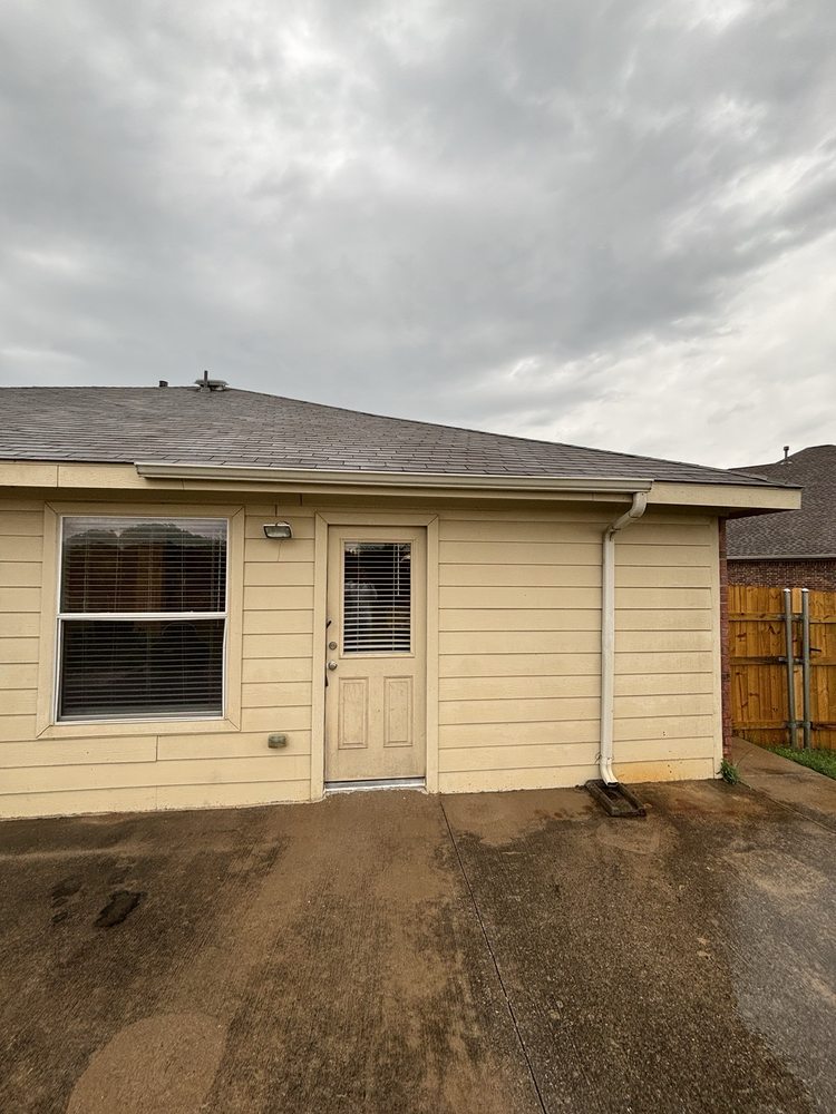 GRIZZLY BROTHERS GUTTERS - Updated December 2025 - 20 Photos - 2000 ...