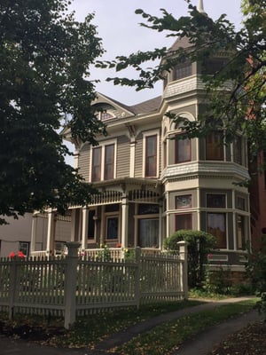 MORK AND MINDY HOUSE - Updated January 2026 - 23 Photos & 11 Reviews ...