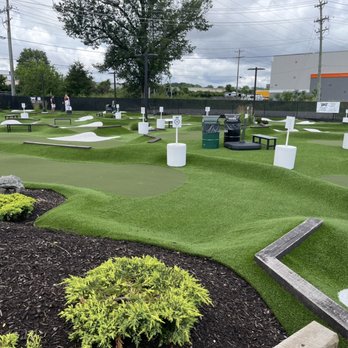 OAKLEY GREENS - Updated December 2025 - 129 Photos & 51 Reviews - 3065 ...