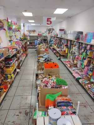 Q BARGAIN CENTER - Updated December 2025 - 10 Photos - 5523 Santa ...