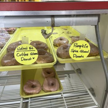 MAX’S DONUT SHOP - Updated December 2025 - 190 Photos & 354 Reviews ...