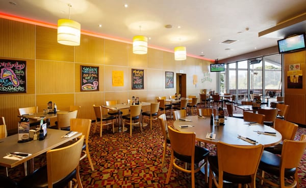 CHATSWOOD HILLS TAVERN - Cnr Chatswood & Magellan Rd, Springwood ...
