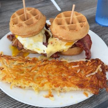 THE RUSTY ROOSTER - Updated July 2025 - 287 Photos & 225 Reviews - 3247 ...