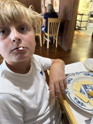 DAN’L BOONE INN - Updated December 2025 - 255 Photos & 330 Reviews ...