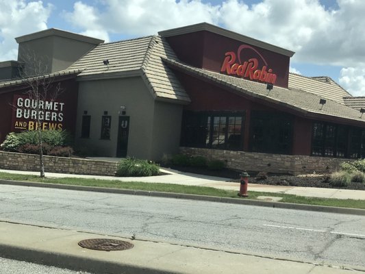 RED ROBIN GOURMET BURGERS AND BREWS - Updated July 2024 - 78 Photos ...