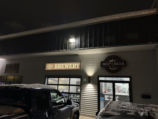 SHIP CREEK BREWING COMPANY - Updated November 2024 - 5801 Arctic Blvd ...