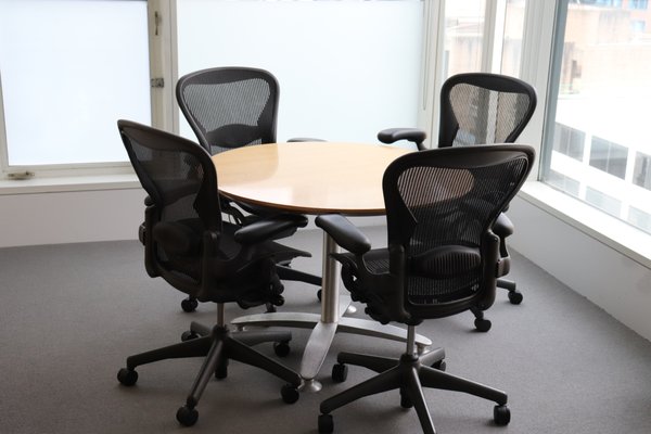 SLATER VECCHIO - Updated January 2026 - 18 Photos - 777 Dunsmuir Street ...