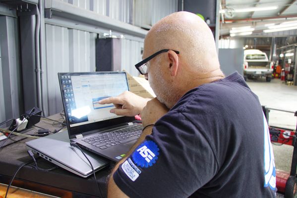 J & T AUTOMOTIVE - Updated December 2025 - 127 Photos & 138 Reviews ...