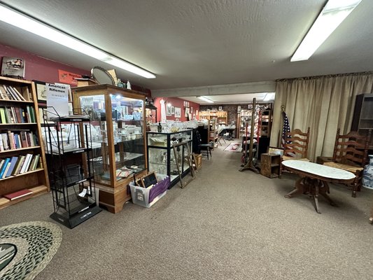 WHISTLESTOP ANTIQUES - Updated December 2025 - 91 Photos & 52 Reviews ...