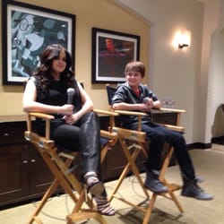 DREAMWORKS ANIMATION STUDIO - 43 Photos & 14 Reviews - 1000 Flower St ...