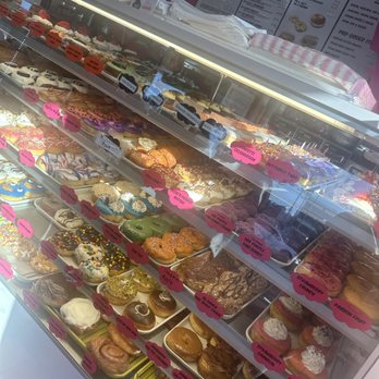 DK’S DONUTS & BAKERY - Updated December 2024 - 4432 Photos & 2546 ...