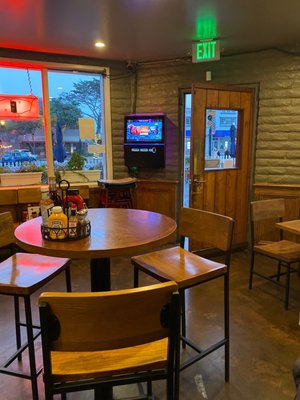 THE MONARCH PUB & RESTAURANT - Updated July 2024 - 189 Photos & 269 ...