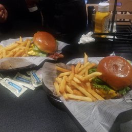 HAPPY BITES BURGER & WINGS - 167 Photos & 236 Reviews - 8021 183rd St ...