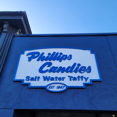 PHILLIPS CANDIES - 55 Photos & 55 Reviews - 217 Broadway St, Seaside ...