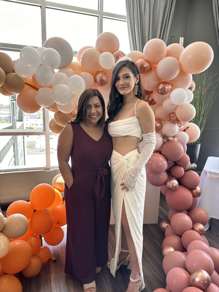 MOXI LOXI WIGS - 86 Photos & 12 Reviews - 822 Hartz Way, Danville, California - Hair Extensions ...