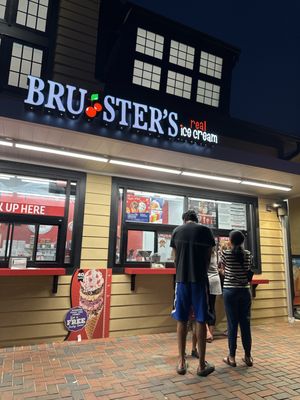 BRUSTER’S REAL ICE CREAM - Updated June 2025 - 12 Photos & 21 Reviews - 513 Broadway, Westwood ...
