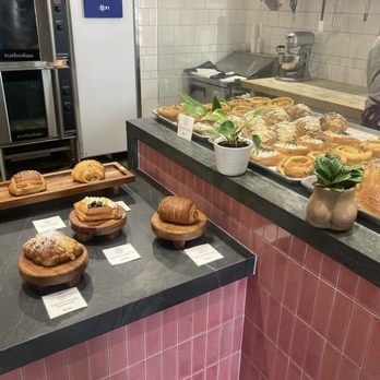 LOVE CROISSANTS - Updated March 2024 - 99 Photos & 35 Reviews - 2808 ...