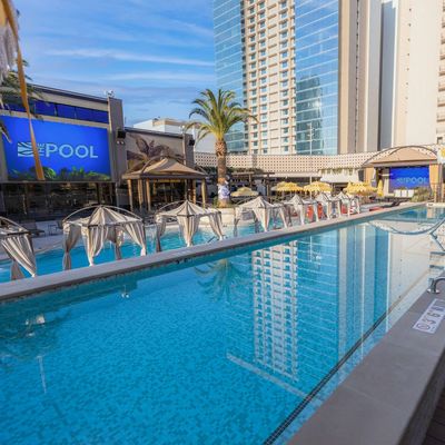 THE POOL AT SAHARA - Updated July 2025 - 11 Photos - 2535 Las Vegas ...