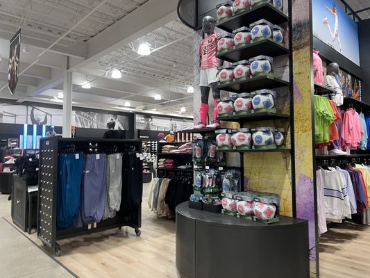 DICK’S SPORTING GOODS - Updated April 2026 - 810 Millcreek Mall Blvd ...