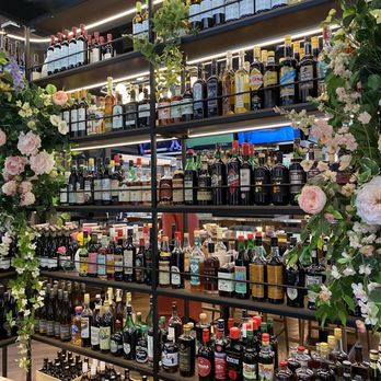 AMARI ITALIAN KITCHEN & WINE SHOP - Updated July 2024 - 507 Photos ...