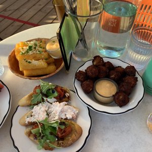 BAR SUZANNE - Updated May 2024 - 96 Photos & 48 Reviews - 20 Avenue ...