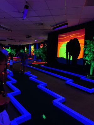 GLOW PUTT MINI GOLF - Updated January 2026 - 169 Photos & 120 Reviews ...