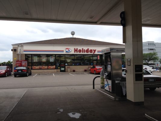 HOLIDAY STATIONSTORE - Updated October 2025 - 13 Photos & 12 Reviews ...