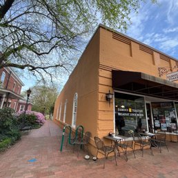 FAMOUS TOASTERY - Updated December 2025 - 275 Photos & 366 Reviews ...