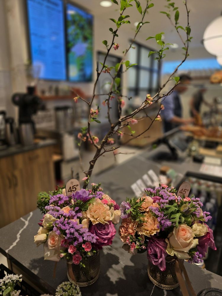 LOKI COFFEE - Updated August 2025 - 202 Photos & 116 Reviews - 325 E ...