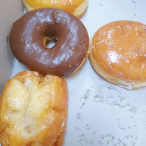 THE DOUGHNUT PEDDLER - 450 N McClintock Dr, Chandler, Arizona ...