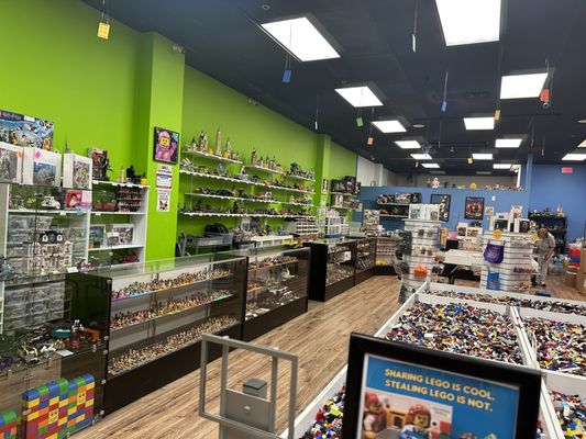 BRICKS AND MINIFIGS - Updated November 2025 - 33 Photos & 38 Reviews ...