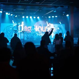 THE DOG HOUSE BAR AND GRILL - Updated December 2025 - 81 Photos & 52 ...