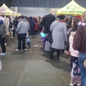 Aviator Sports & Events Center - 274 Photos & 154 Reviews - Skating ...