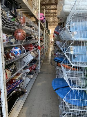 HOME IDOL - Updated January 2026 - 28 Photos - 12680 Bridgeport Road ...