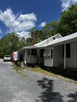 NATURAL BRIDGE GENERAL STORE AND NATTY B CAFE - Updated October 2025 ...