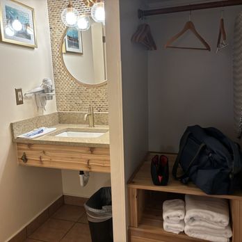 TIMBERS MOTEL - Updated December 2025 - 159 Photos & 218 Reviews - 1015 ...