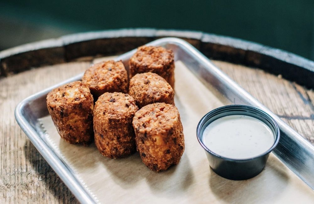 WARPED WING BARREL ROOM & SMOKERY - SPRINGBORO - 175 Photos & 93 ...