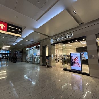 BLOCK 37 - Updated August 2025 - 131 Photos & 104 Reviews - 108 N State ...