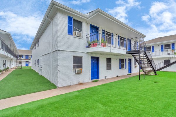 POST OAK APARTMENTS - Updated August 2024 - 11211 S Post Oak Rd ...