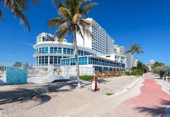 RUSSIAN TURKISH BATHS - Updated October 2025 - 27 Photos - 5445 Collins ...