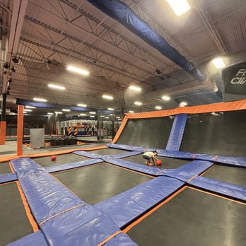 SKY ZONE TRAMPOLINE PARK - Updated May 2025 - 28 Photos - 2055 ...