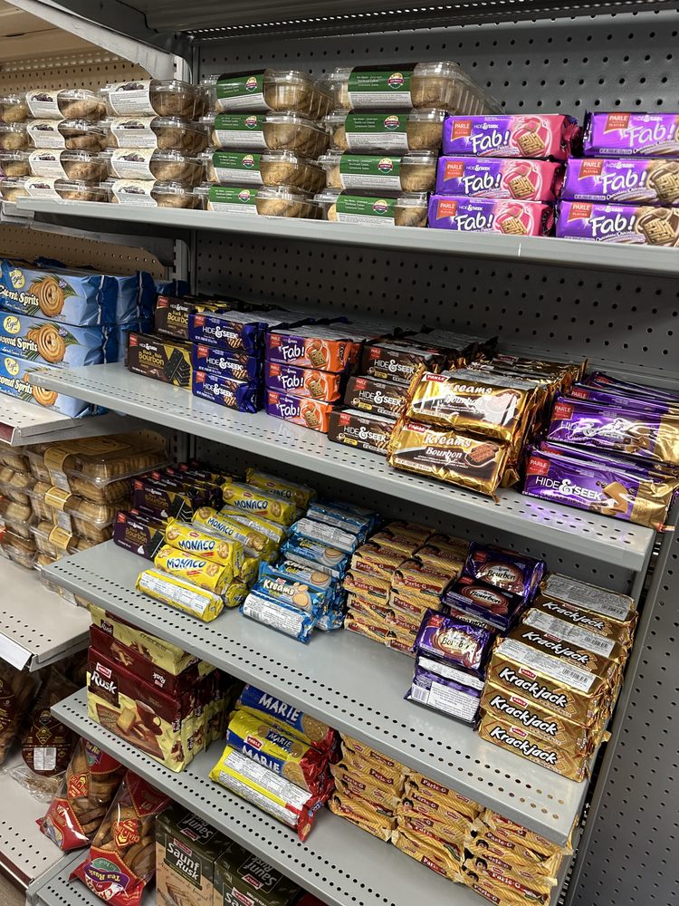 METRO MART - Updated December 2025 - 17 Photos - 480 Parkland Drive ...