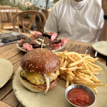 FIG TREE VENICE - Updated August 2024 - 1003 Photos & 637 Reviews - 429 ...