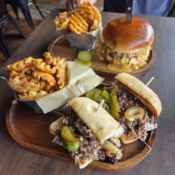 DA BURGER WING HUB - Updated October 2025 - 694 Photos & 227 Reviews ...