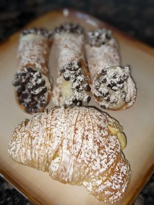 DOLCE SICILIA ITALIAN BAKERY - Updated November 2024 - 140 Photos & 264 ...